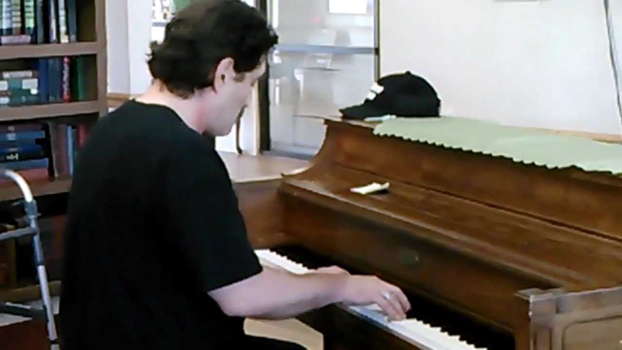 Lorasco playing piano - YouTube