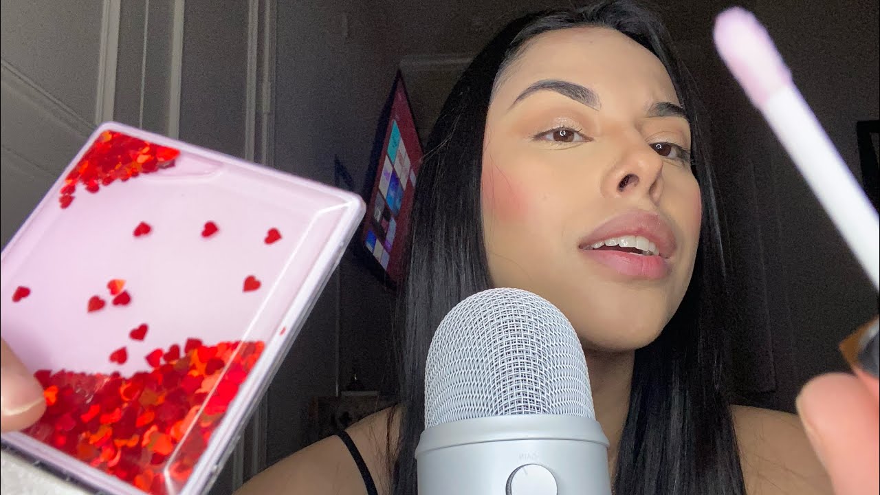 Asmr Putting on lip oil and gloss on your luscious lips 👄💄 TINGLY MOUTH ...