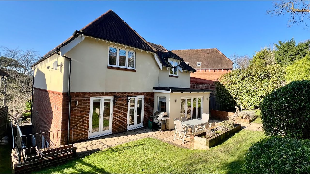 Chynham Place, South Croydon - ShineRocks - YouTube