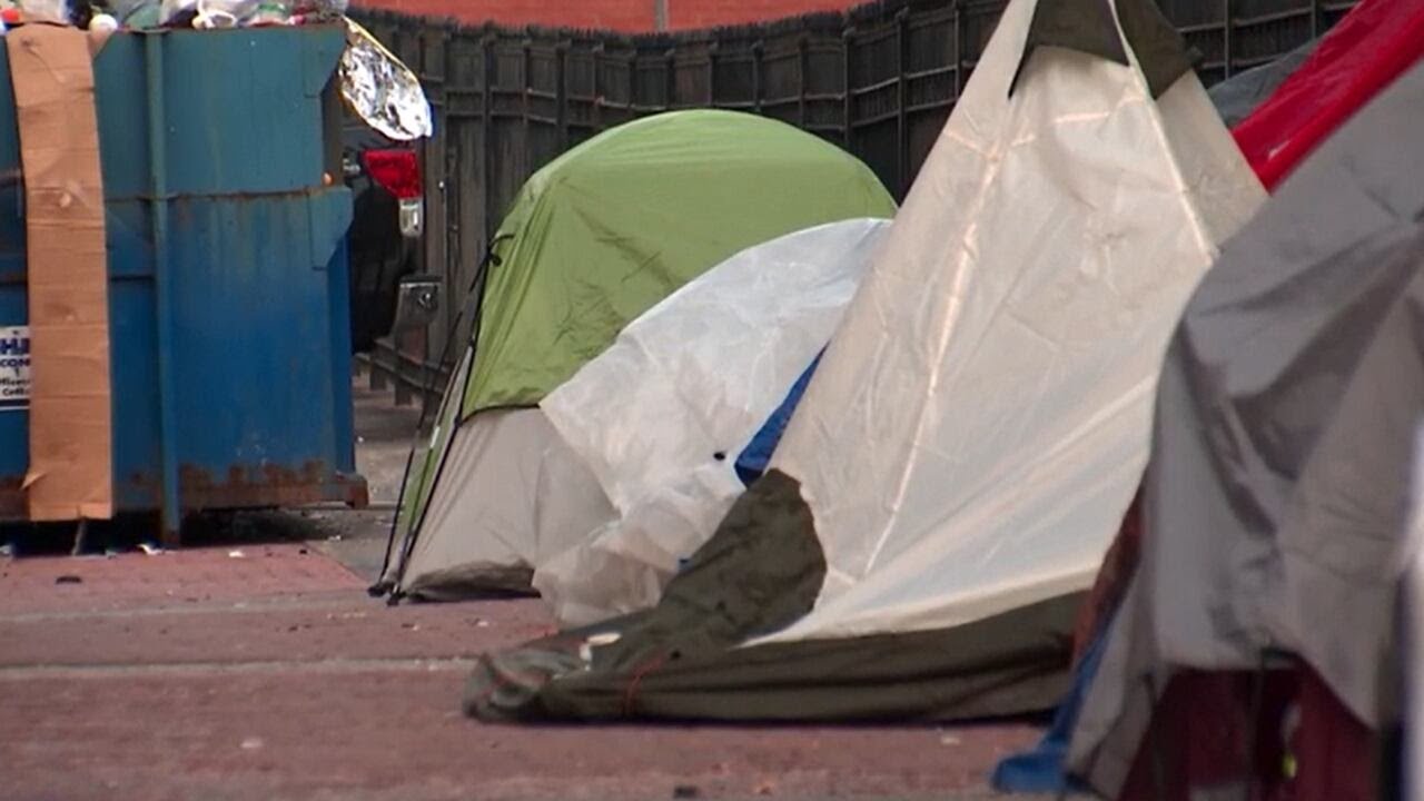 Volunteers deploy across metro Atlanta for head count of the homeless ...