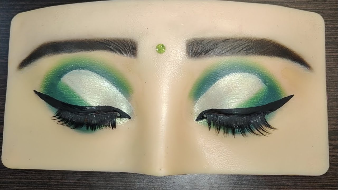 Stepbystep Easy Eye Makeup Tutorial for Beginners//💚 Green Eyeshadow ...