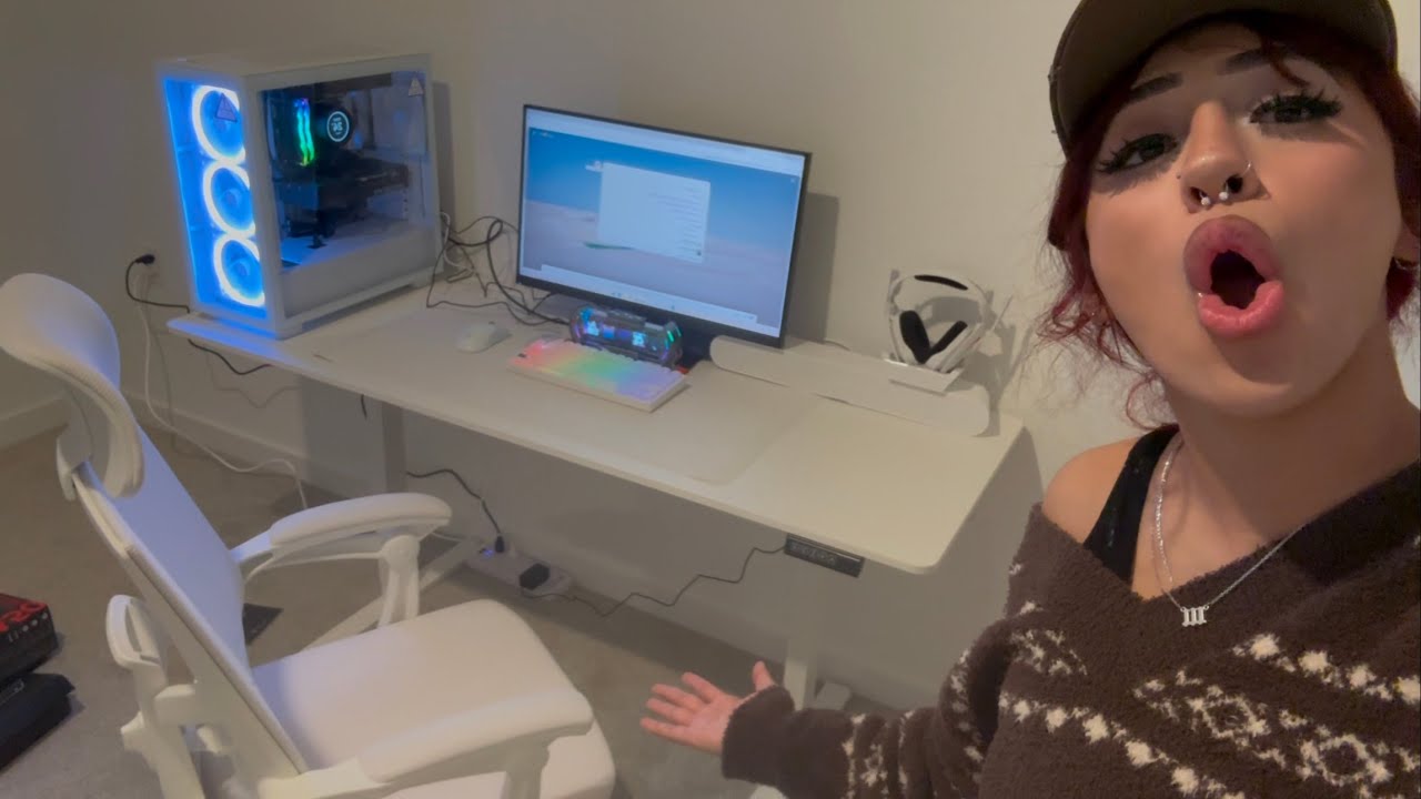 SETTING UP MY DREAM STREAMING ROOM - YouTube