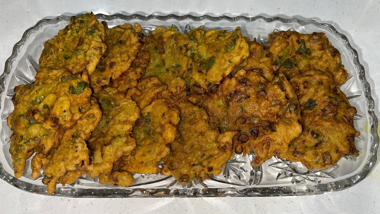 Pakistani potato pakora recipe - YouTube