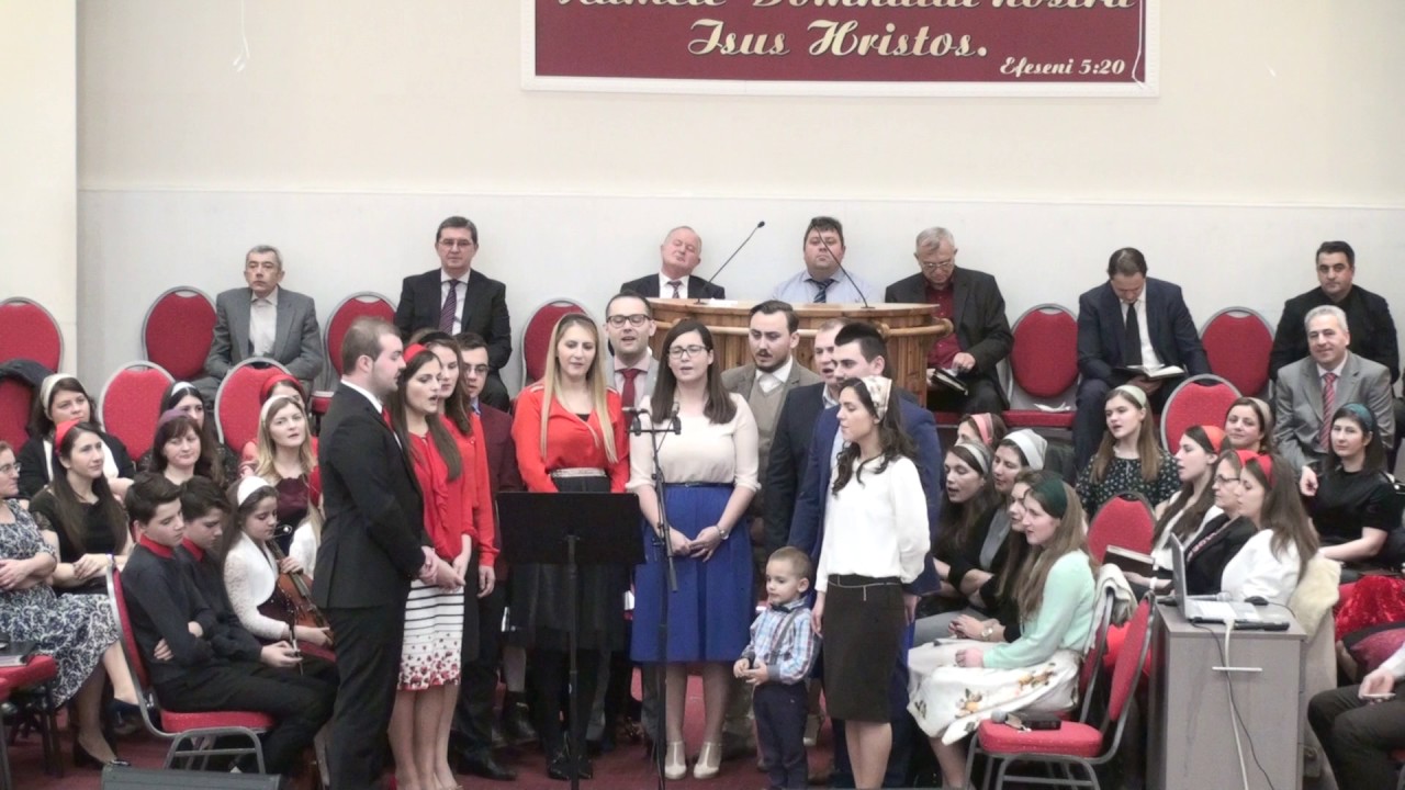 Grup de Colindatori- Un Copil ni sa nascut - YouTube