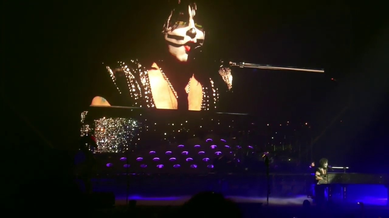 KISS Beth Drummer ERIC SINGER Piano Solo ALIVE! Bell Center Montréal ...