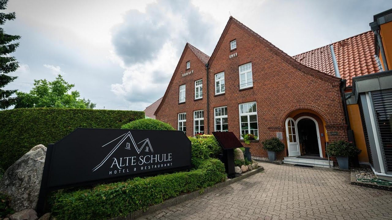 Hotel & Restaurant Alte Schule, Siek, Germany | Travel Facts - YouTube