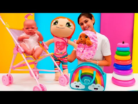 Ayşe, Lili, Ela ve Baby Paws Yürüyüşe Hazırlanıyor! Çocuk videoları.