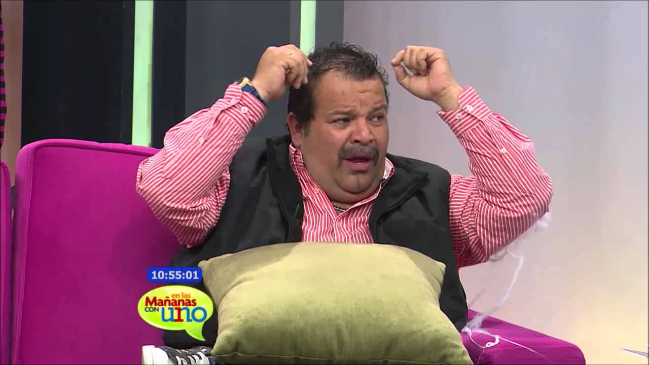 Mauricio Cujar por poco se ahoga en grabando una escena de Celia - YouTube