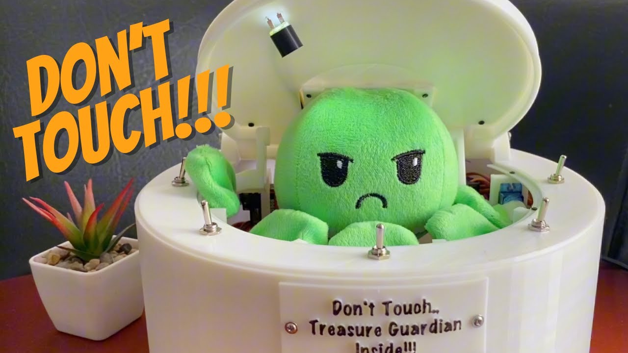 *GRUMPY* Octopus Useless Box | DON'T TOUCH !!! - YouTube