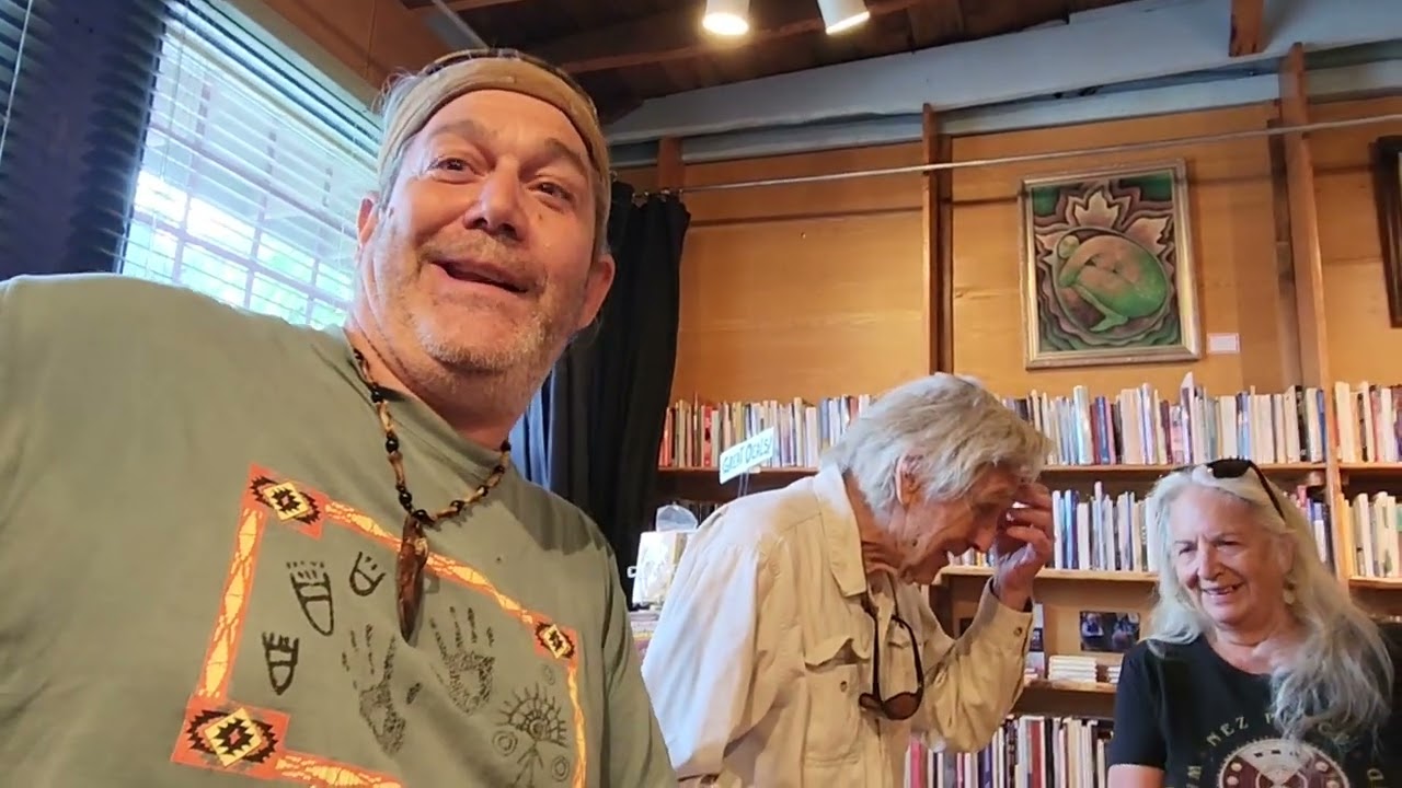 Ken Babbs signing Cronies on the 50th Anniversary of Sunshine Daydream ...