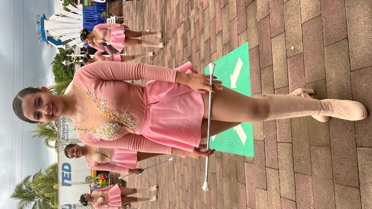 Alexandra Espinoza Belleza Salvadoreña 🇸🇻 Tiburones Music Band 🦈 - YouTube