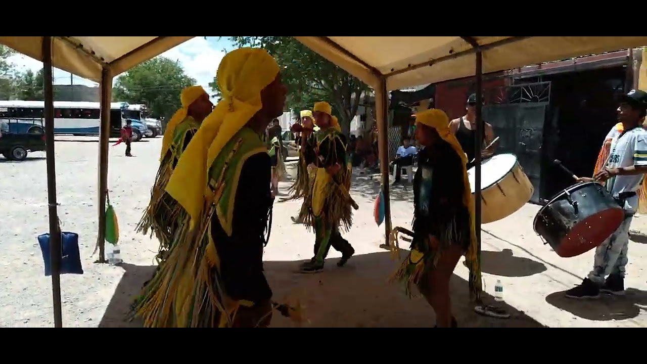 Danza Tribú Apache Yermo - YouTube