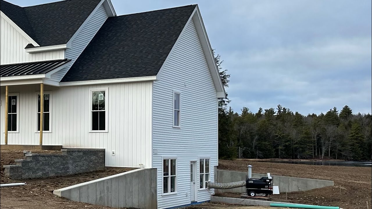 How install vinyl siding from A to Z (Part 2 of 3) - YouTube