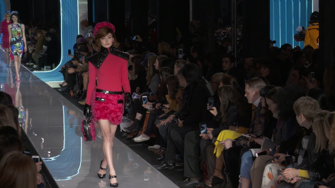 RUNWAY FRENZY Hot Pink - YouTube