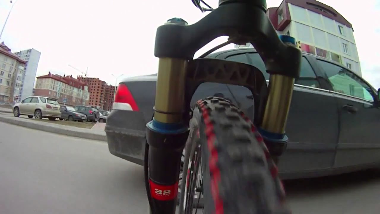 Работа вилки FOX 32 F100 RL на тротуарах - YouTube