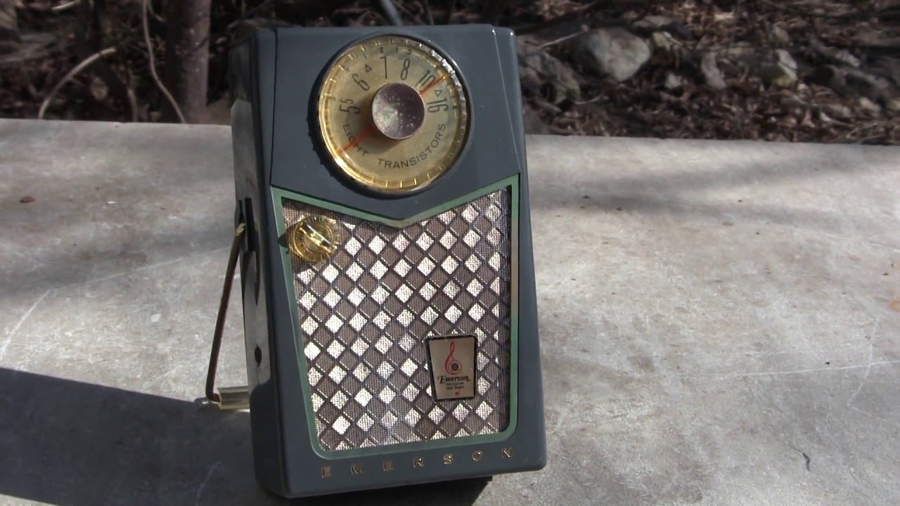 Emerson 888 Pioneer Transistor radio 1958 - YouTube