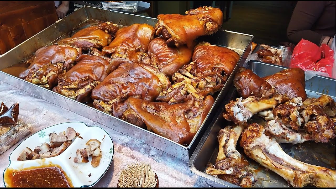 Culinary Adventures at Beautiful Daxi Old Street (大溪老街) - YouTube