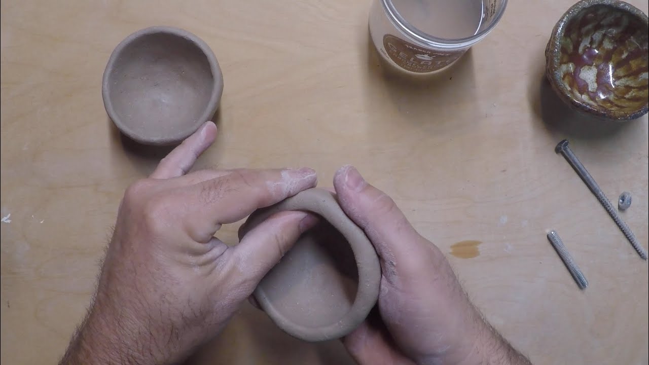 Making a pinch pot - YouTube
