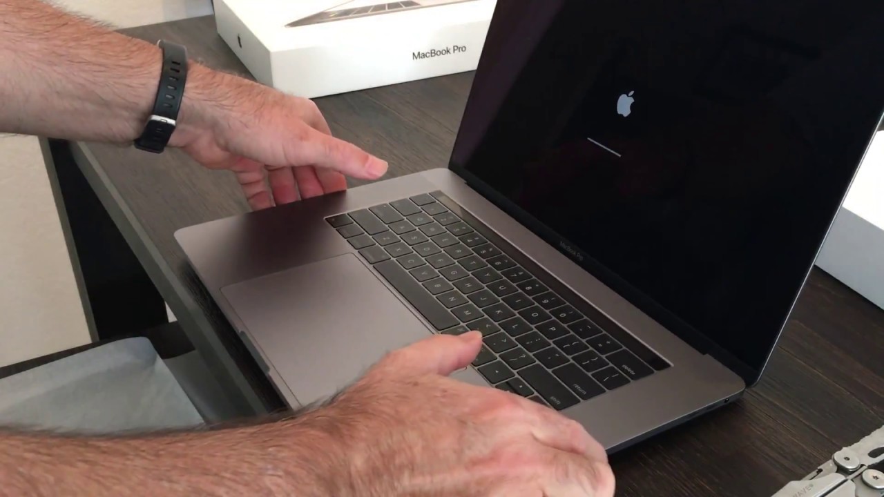 Unboxing my MACBOOK Pro! - YouTube