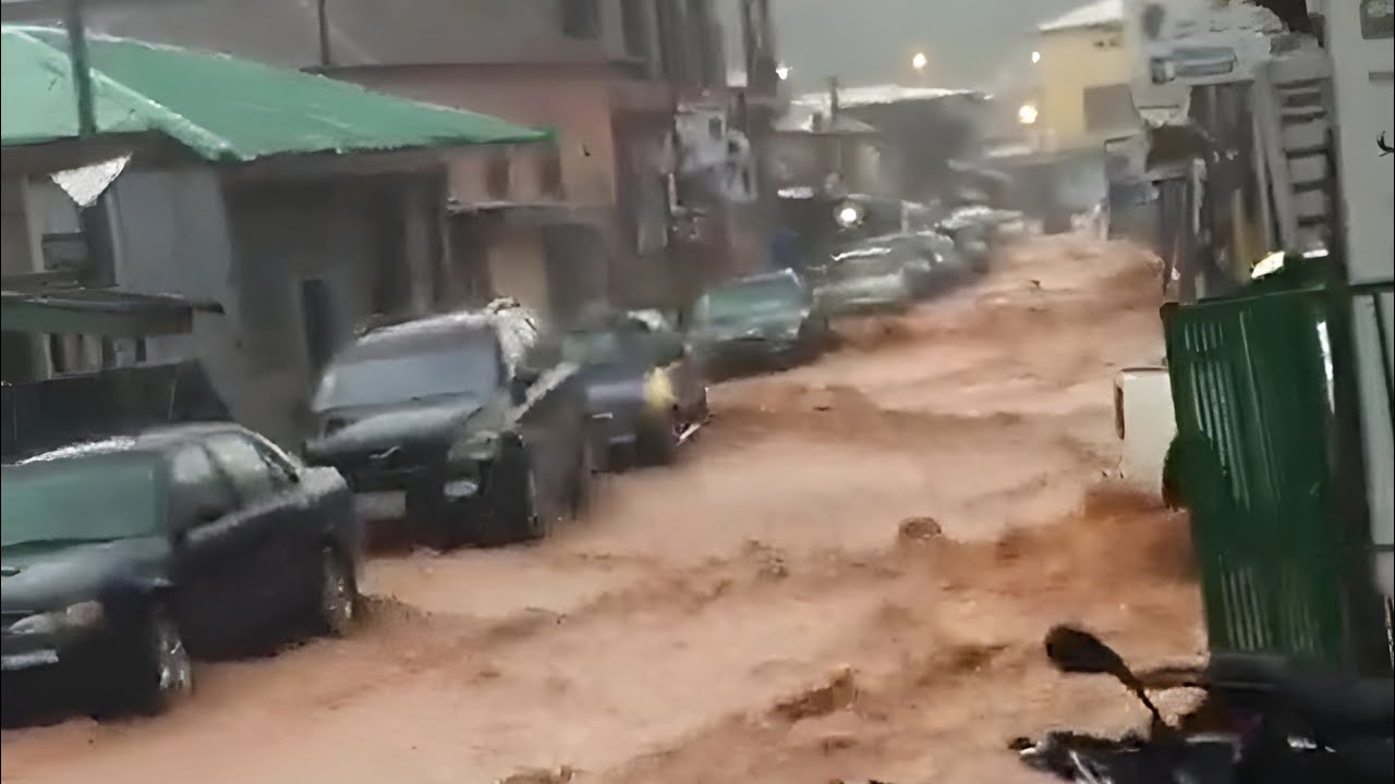 🚨GHANA FLOODED TODAY 🇬🇭 Flash floods leave Obuasi, Ashanti underwater ...