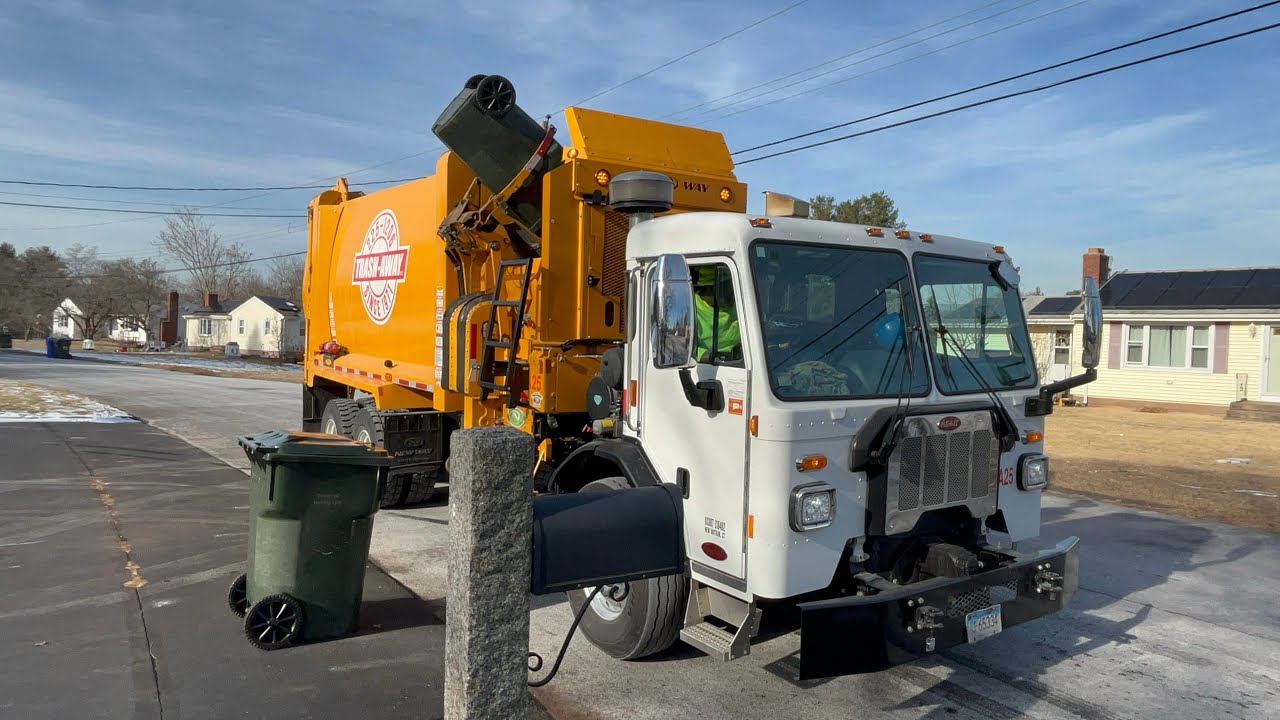 Peterbilt 520 New Way Sidewinder On Post Christmas Trash - YouTube