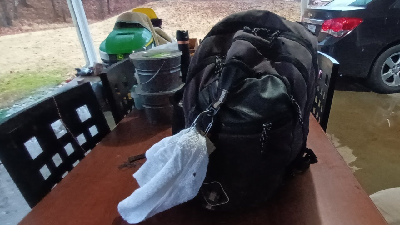 WHATS IN THIS FISHING BACKPACK & CHAT..HOW MUCH DOES IT WEIGH? - YouTube