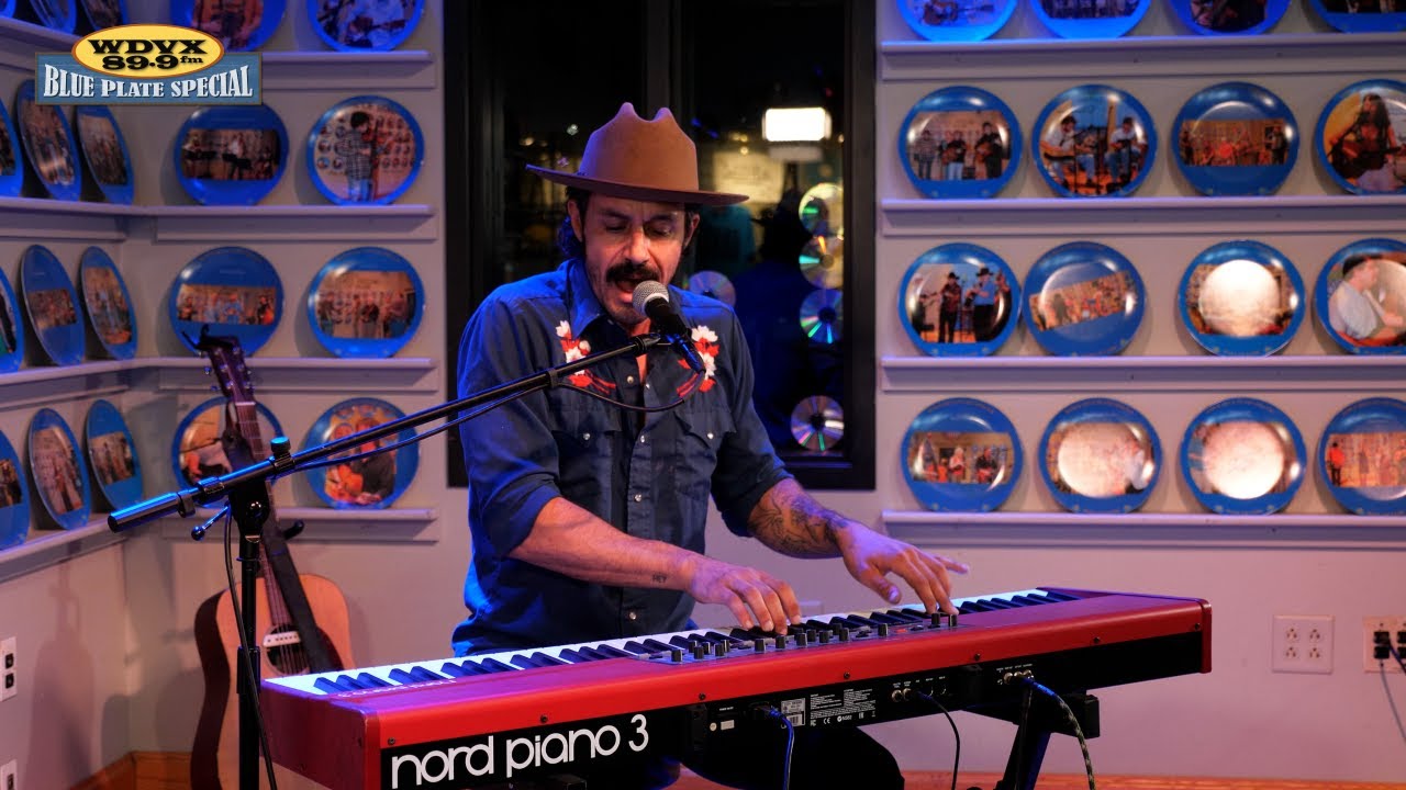 Russell Walker - Frontman | WDVX Blue Plate Special - YouTube