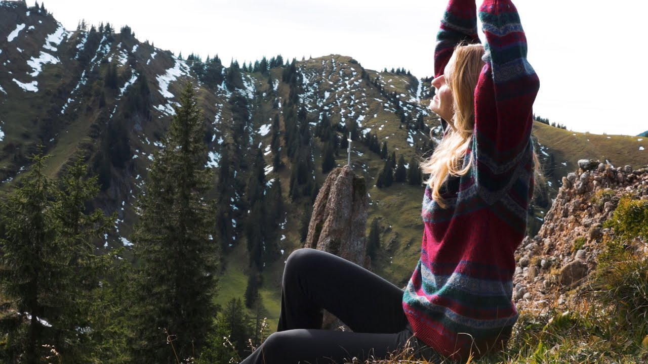 ALONE in the BAVARIAN ALPS - How is it to be an introvert - A lonely ...