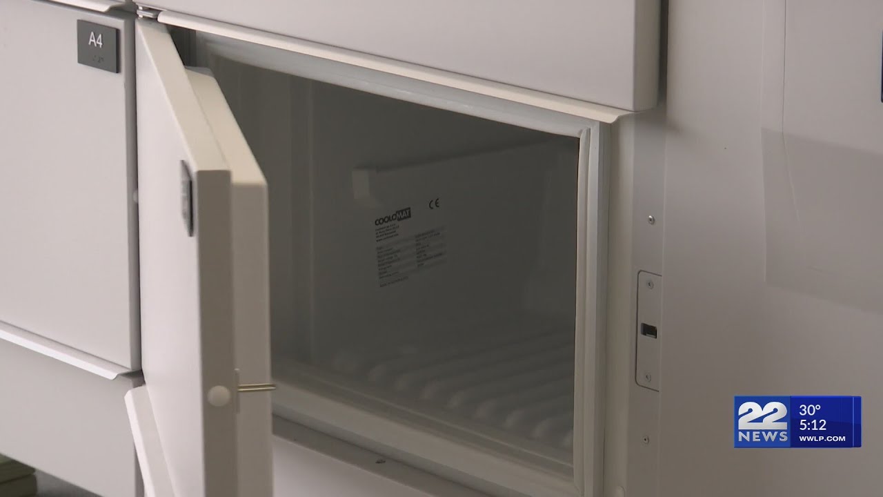 New insulated lockers at STCC provide food for those in need - YouTube