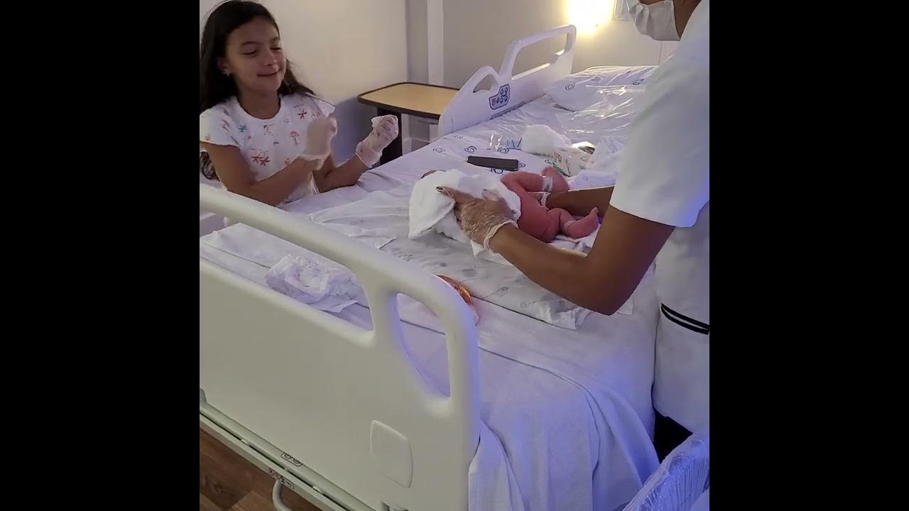 primeiro banho Memel - YouTube