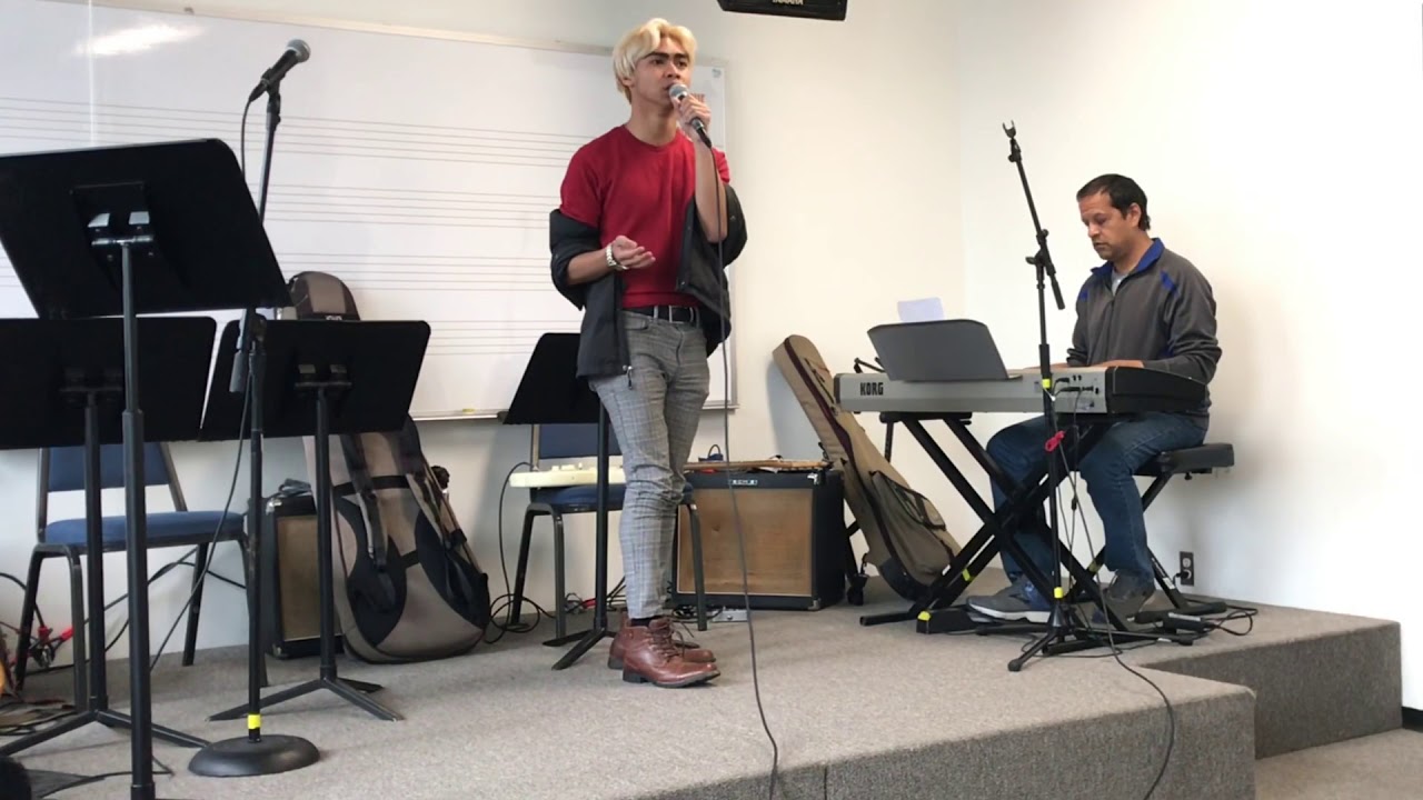 Nel Narió singing “Everything Must Change” - YouTube