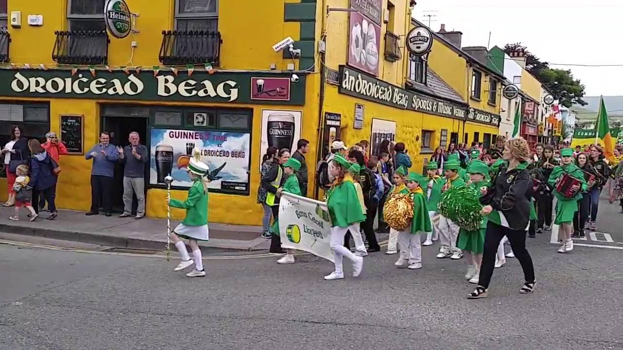 Féile Peile na nÓg 2016 - Dingle Parade - YouTube