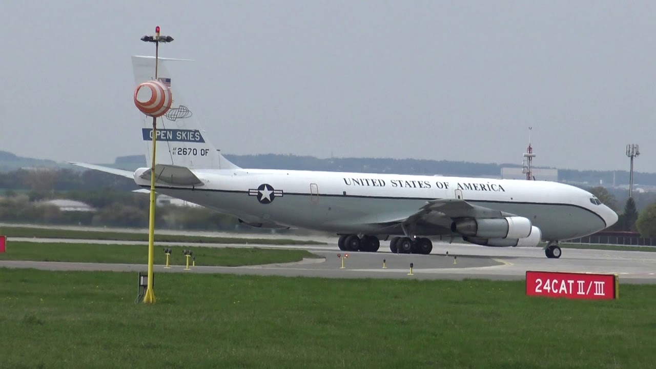 Boeing 707 USAF - YouTube
