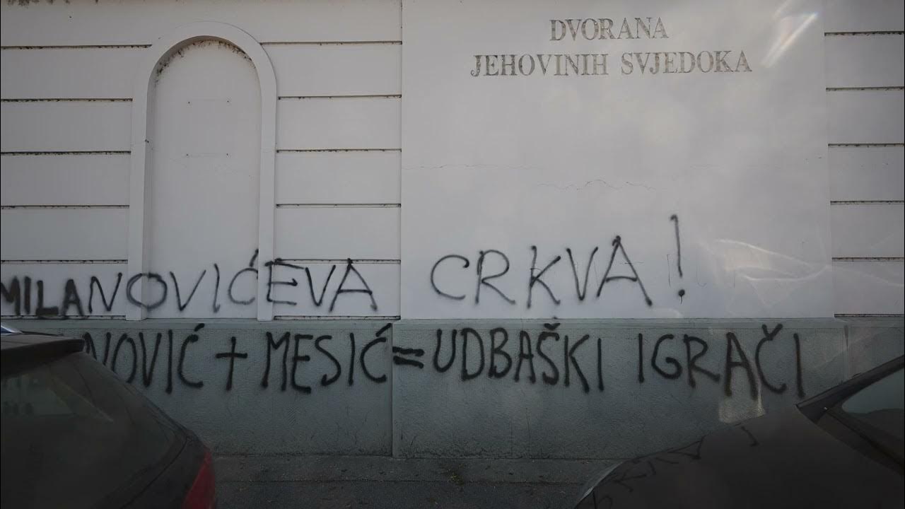 Grafit protiv Milanovića i Mesića na fasadi Dvorane Jehovinih svjedoka (Davor Puklavec/PIXSELL ...