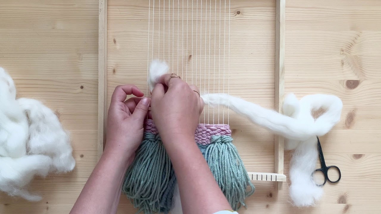 Weaving with Roving - YouTube