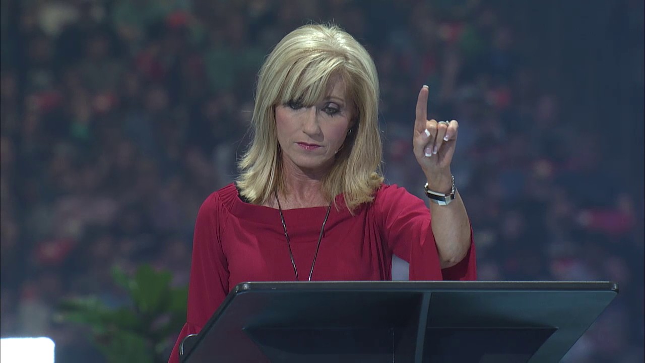 Passion Conference 2017 Beth Moore Talk - YouTube