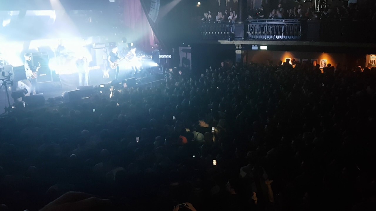 Liam Gallagher - Paper Crown (NEW SONG LIVE DEBUT) Manchester Ritz - 30 ...