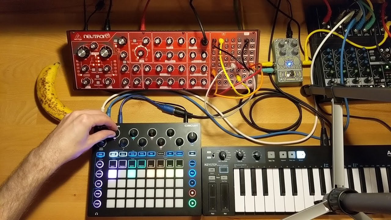 #Jamuary2020 Day 13 - Circuit Jam, Neutron is helping - YouTube