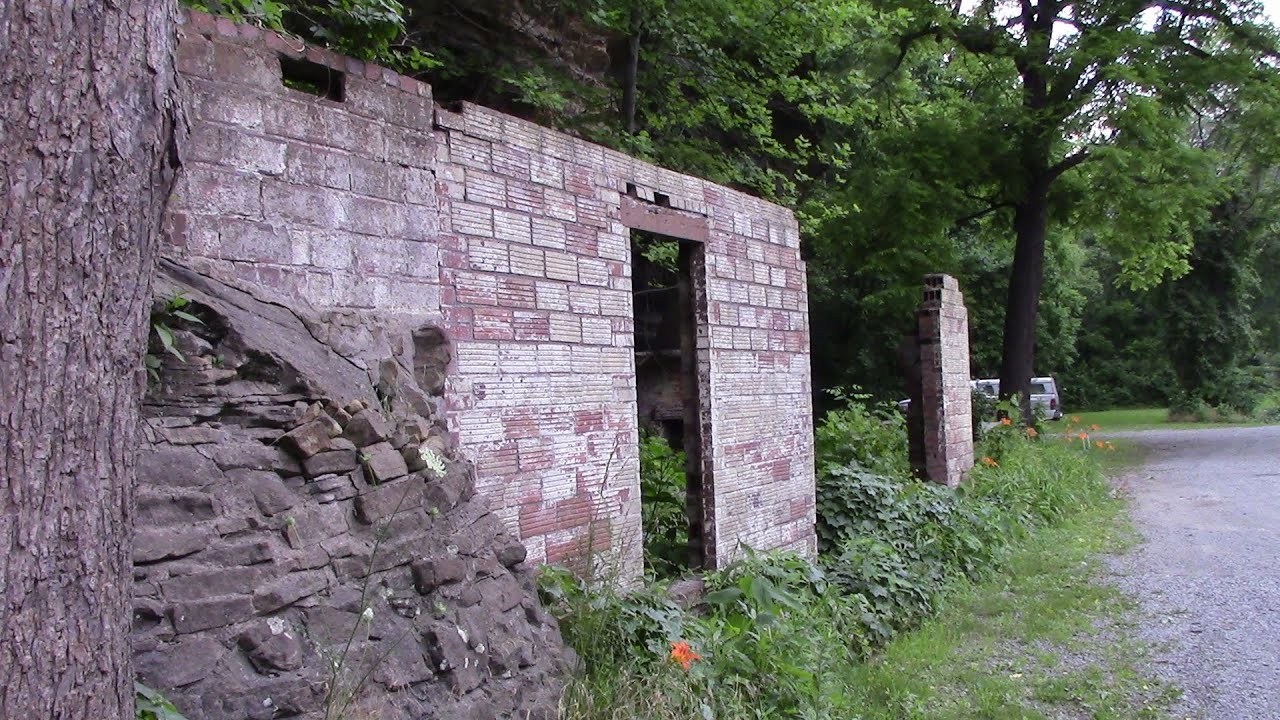 Urban Exploration: Cave House - YouTube