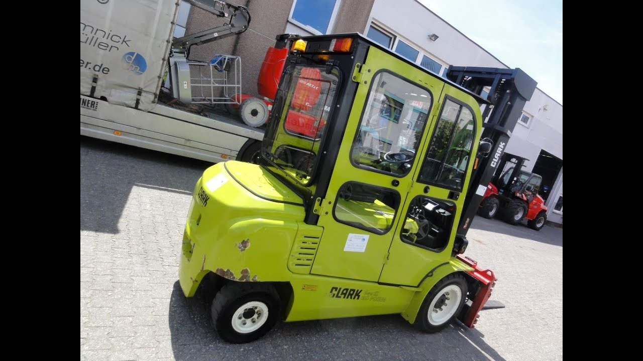 Clark GEX50 5to Elektro Stapler Triplex 6 Mtr. - YouTube