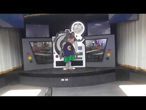 (Now 2.0) This Chuck E. Cheese Animatronic Stage is WEIRD! - YouTube
