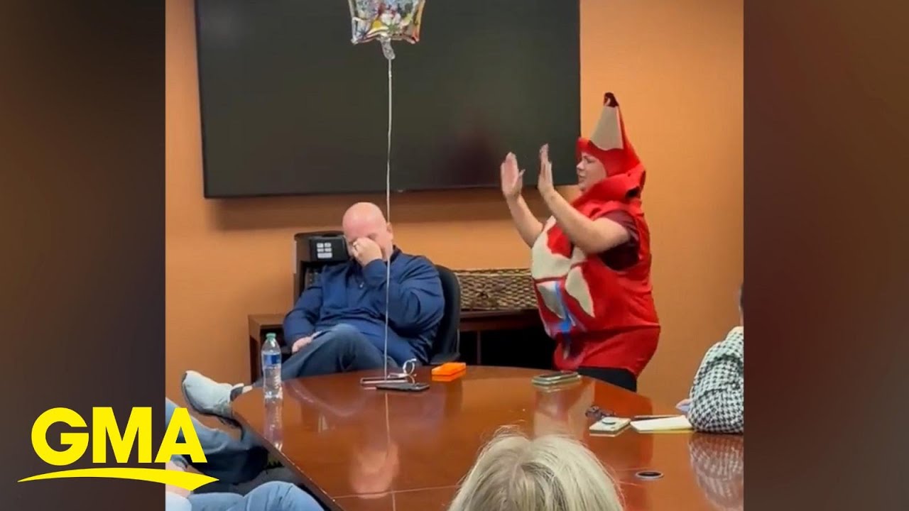 You have to watch these hilarious viral singing telegrams - YouTube