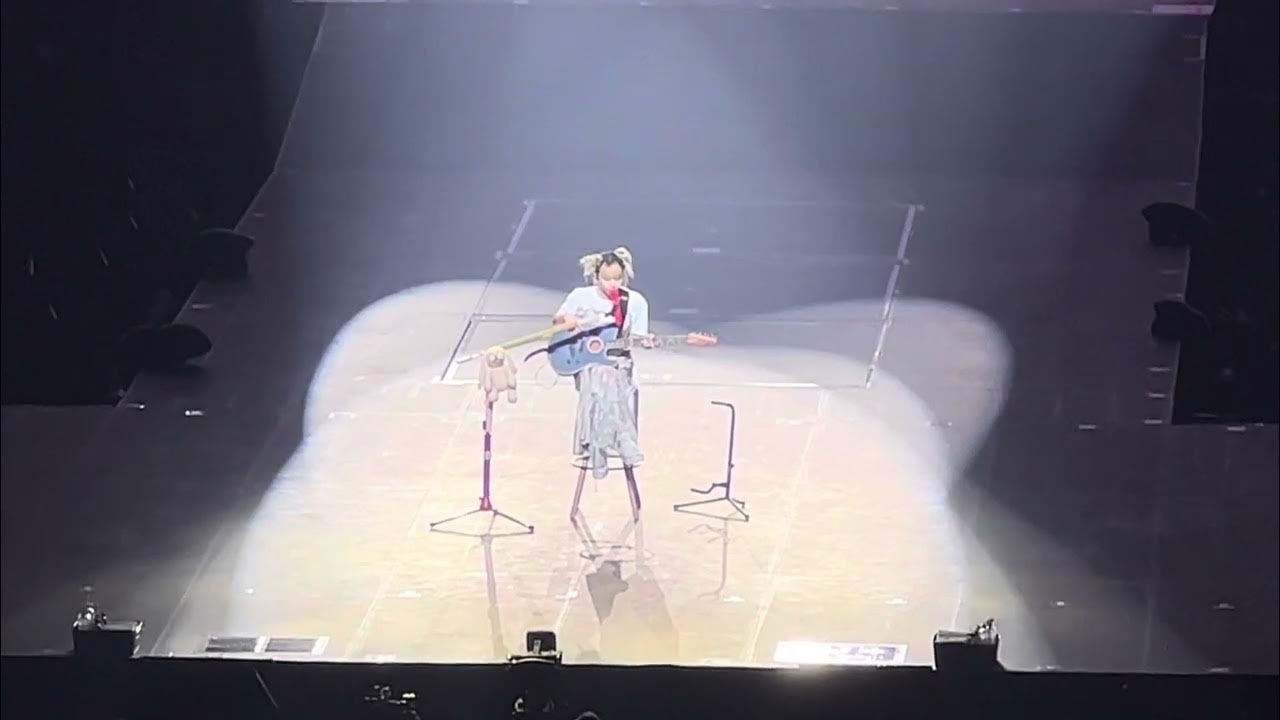 TWICE - Chaeyoung Solo | “Ready To Be” 5th World Tour (Toronto) 230703 | FanCam - YouTube