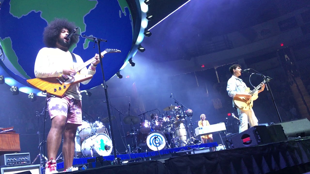 Vampire Weekend - Oxford Comma (Boston 9-3-2019) - YouTube