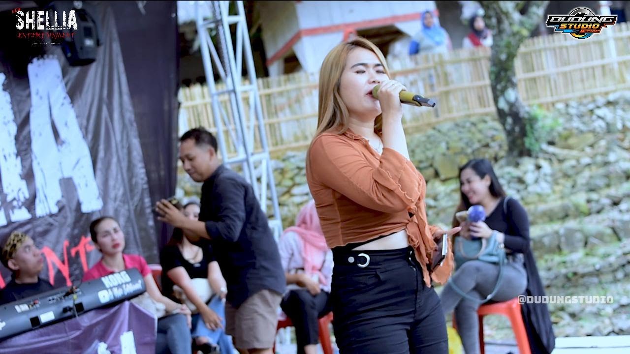 ANGIN (COVER) - DEDE ASELOLE - SHELLIA MUSIC - In PASIR ERIH SOBANG - YouTube