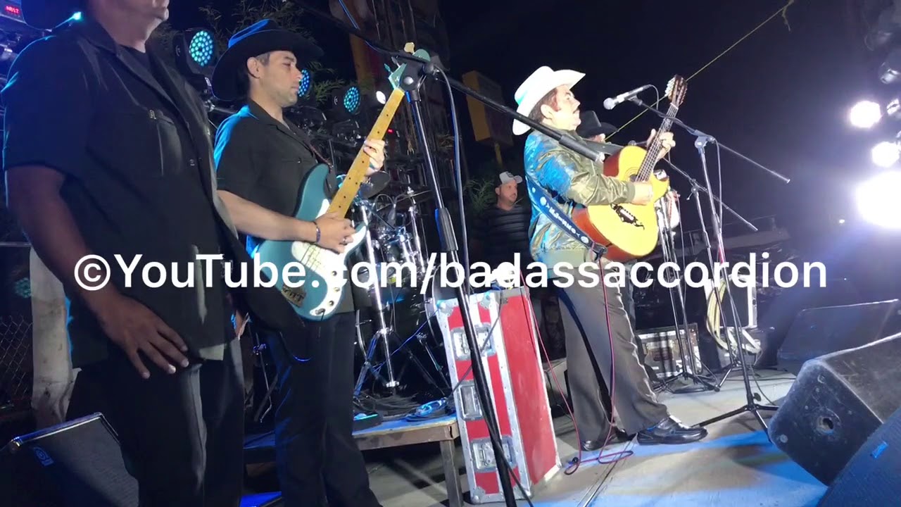 ELÍSEO ROBLES Y SUS BÁRBAROS DEL NORTE - DANIEL DEL FIERRO - YouTube