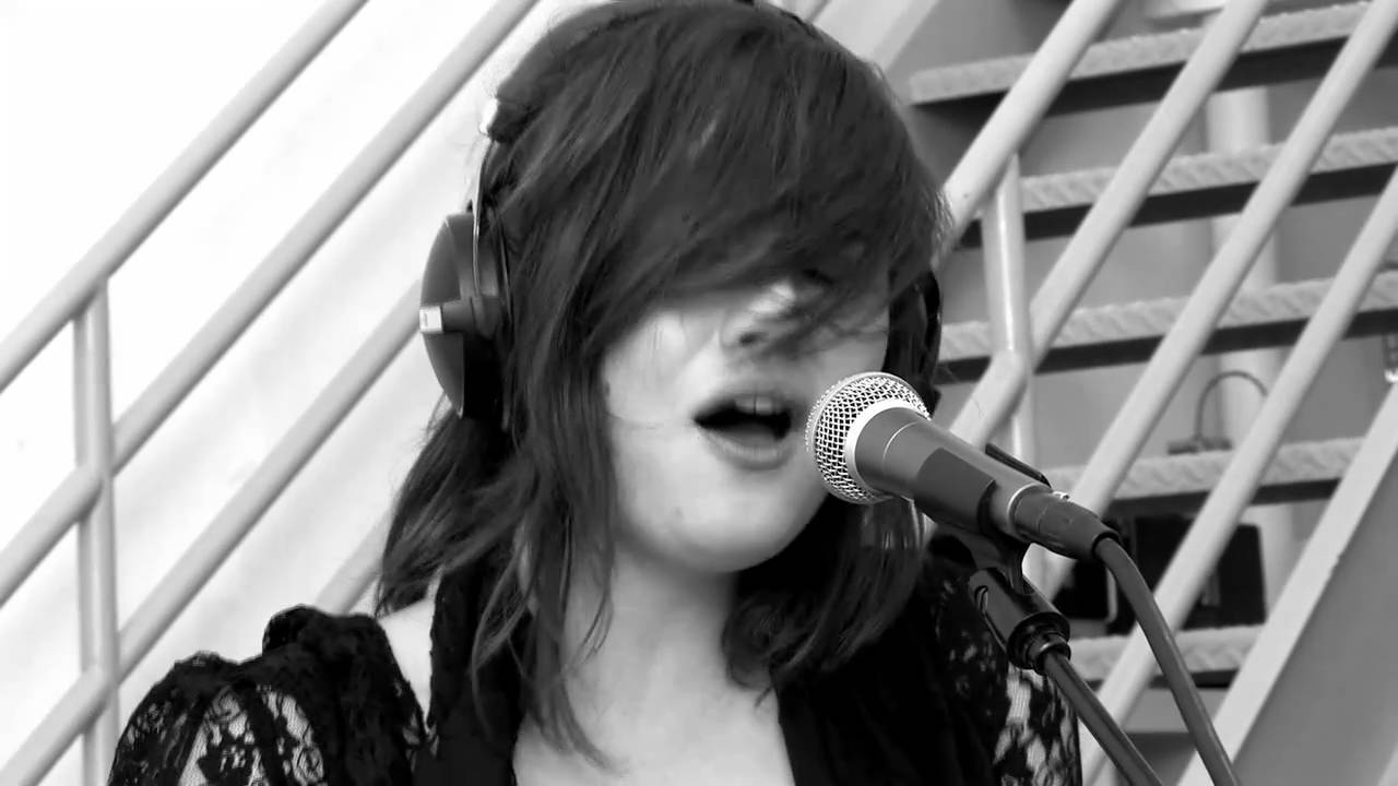 Rose Elinor Dougall - Come Away WIth Me (Live Groupee Session) - YouTube