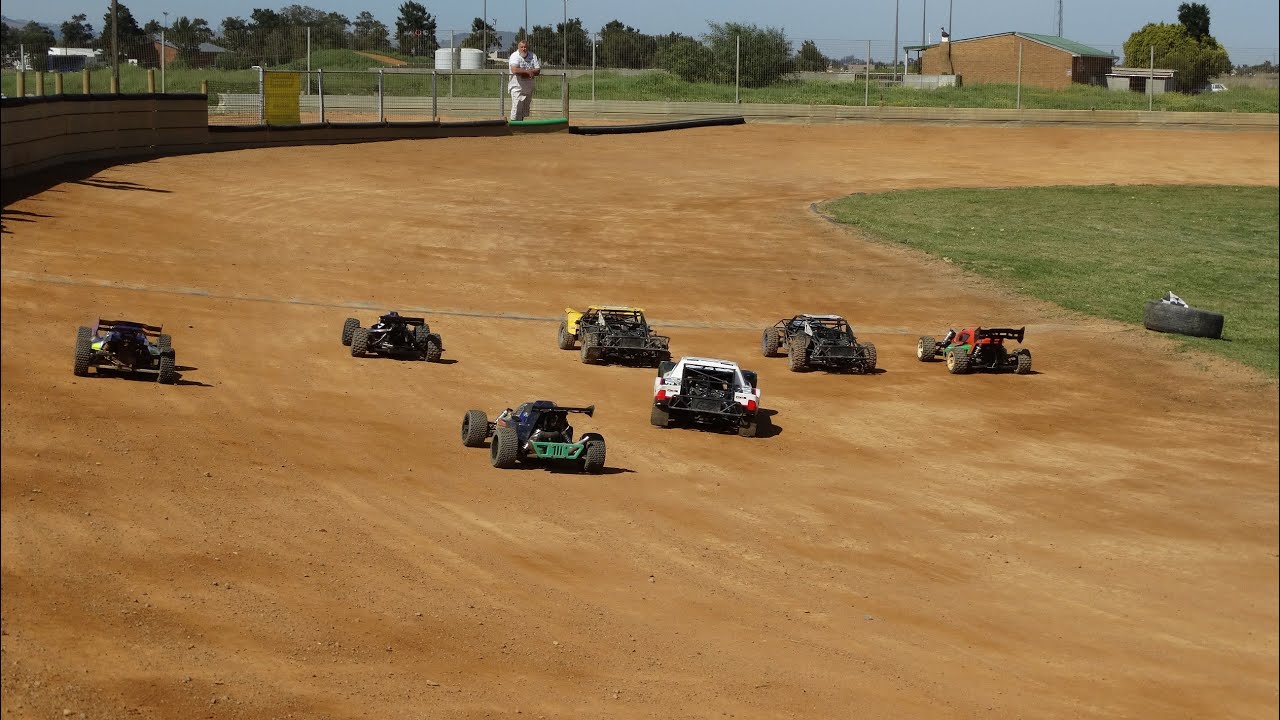 RC Heli flight ended up in RC Car race. - YouTube