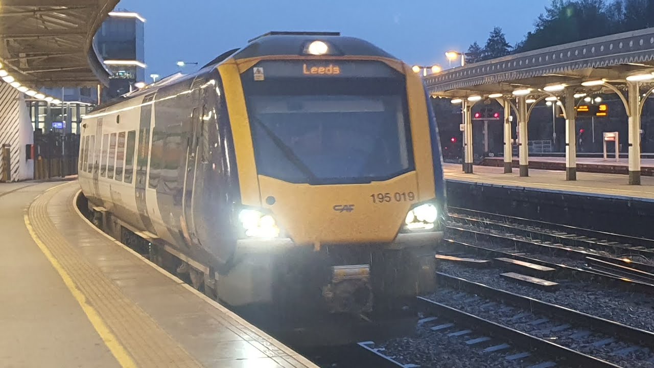 CAF Class 195 019 - YouTube