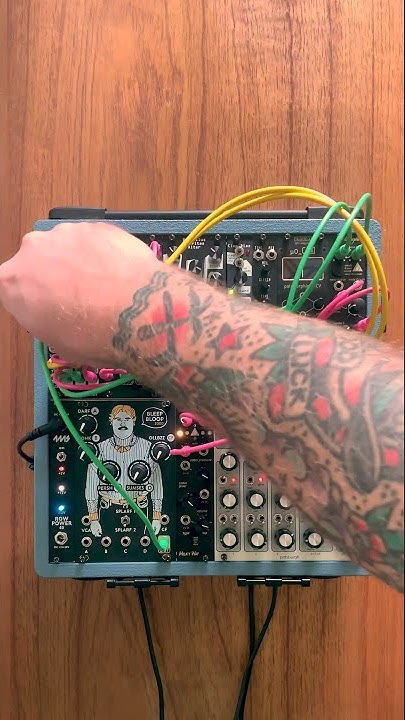 Bleep Bloop 2000 - After Later Audio - Sunset Synths 1 Minute View - YouTube